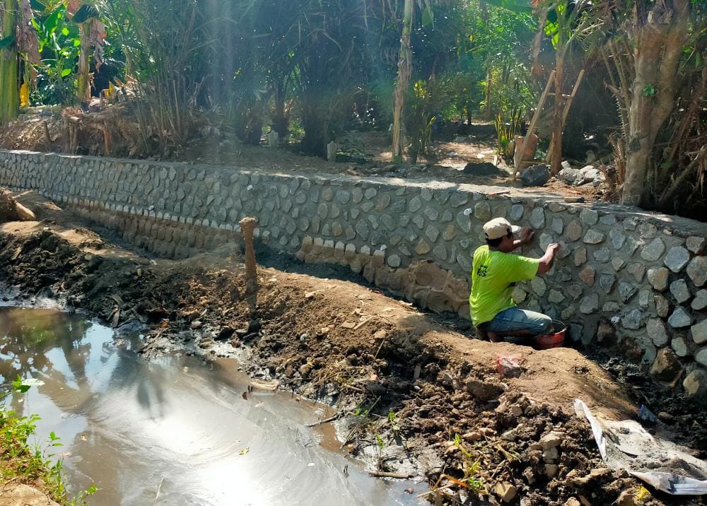 Indikasi ada Penyimpangan Proyek Plengsengan PU SDATR di Desa Minggir ...